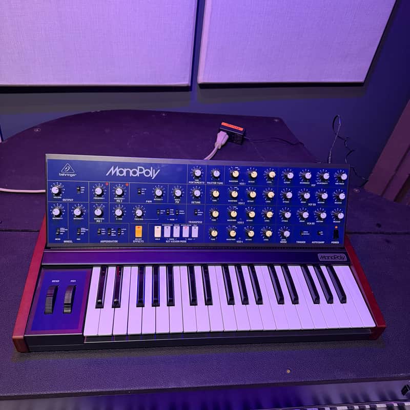 Behringer MonoPoly 37-Key Polyphonic Synthesizer Mono / Poly | Reverb