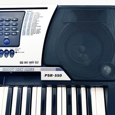 YAMAHA PSR-550 Synthesizer Arranger Workstation 61-Key | Reverb
