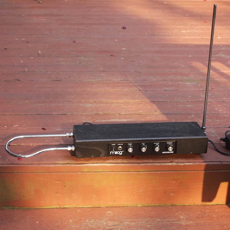 Moog Etherwave Standard Theremin | Reverb