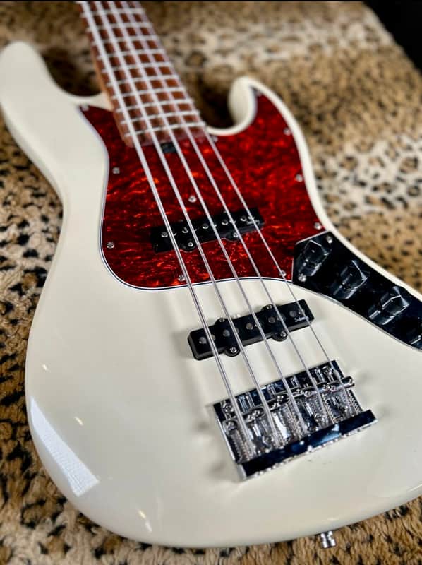 Sadowsky Metro Express RSD 5 string Olympic White 2023 | Reverb