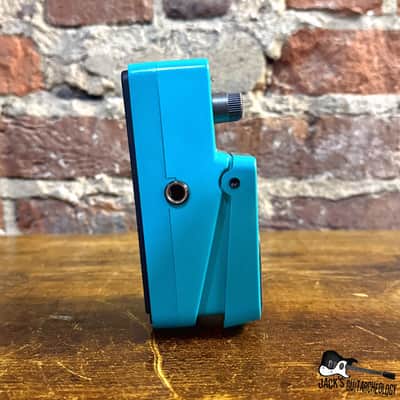 Behringer CS400 Compression Sustainer Pedal (2000s - Aqua) | Reverb