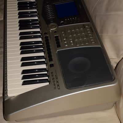 Yamaha PSR-2000 Keyboard Workstation | Reverb Canada