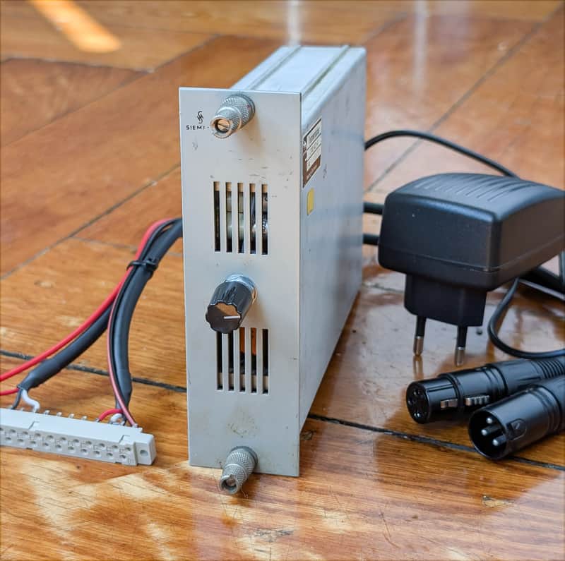 With audio demo: 1960s Siemens V274 mic preamp: 16 .. 48dB | Reverb