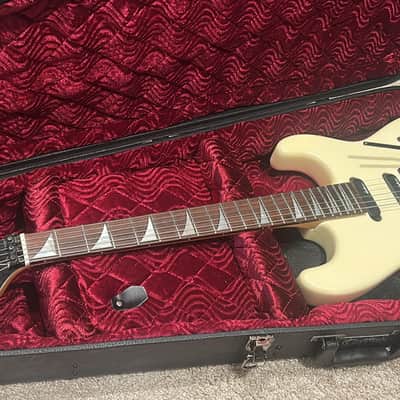 Charvel Model 4 HSS with Rosewood Fretboard 1986 - 1989 - | Reverb