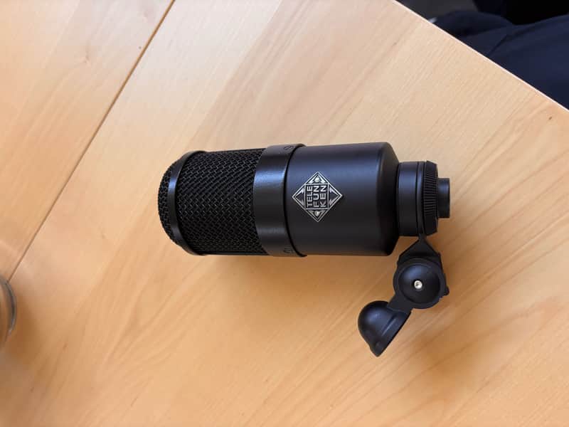 Telefunken M82 Cardioid Dynamic Microphone 2010s - Black | Reverb