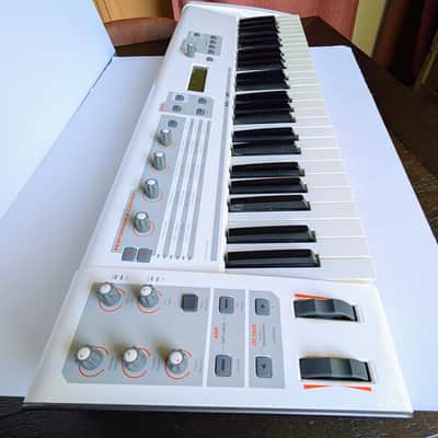 M-Audio Venom 49-Key 12-Voice Virtual Analog Synthesizer / | Reverb