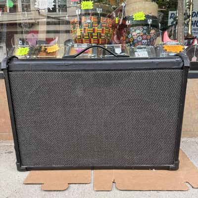 Line 6 / Celestion Custom Design 2x10 Guitar Speaker Cabinet | Reverb