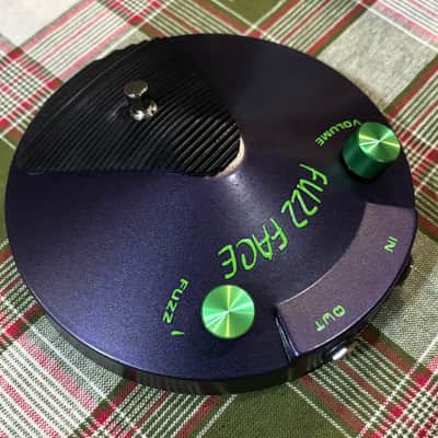 Fuzz Face Custom Fairchild BC209 Ironstone Plumb | Reverb