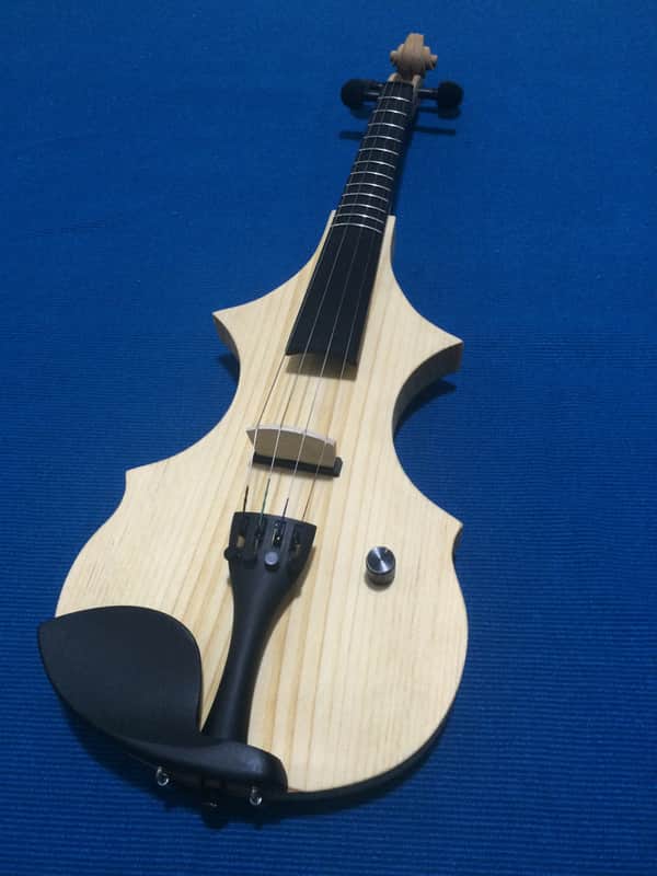 Violin. 4/4 fretted electric. See the video 🎶🤠 | Reverb Canada