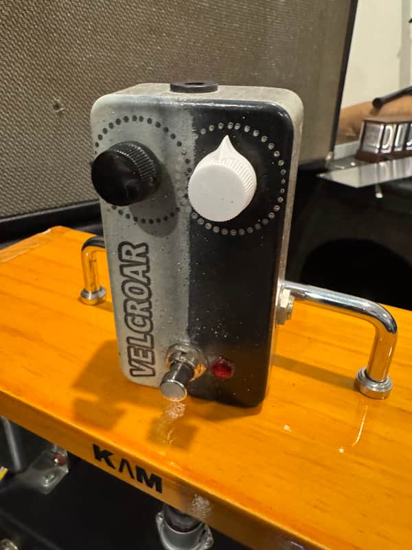 Fuzzhugger Velcroar fx fuzz guitar pedal rare | Reverb
