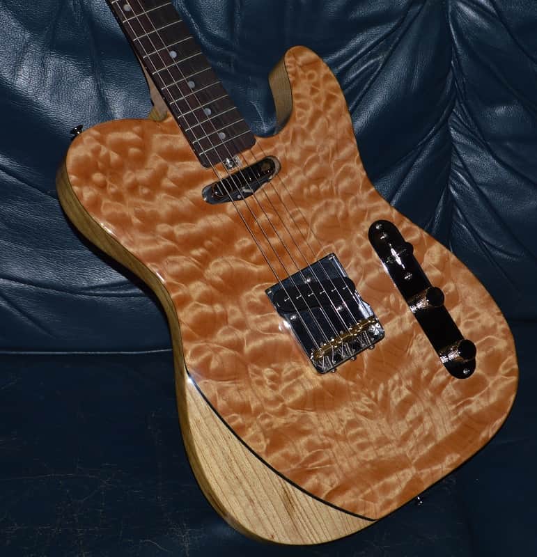 Larrivee Baker T Pro, Quilted Maple 2026 - Gloss Natural | Reverb