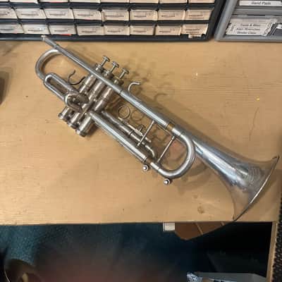 Getzen Eterna 700 II 2 Silver Trumpet: Used w/Straight Mute | Reverb