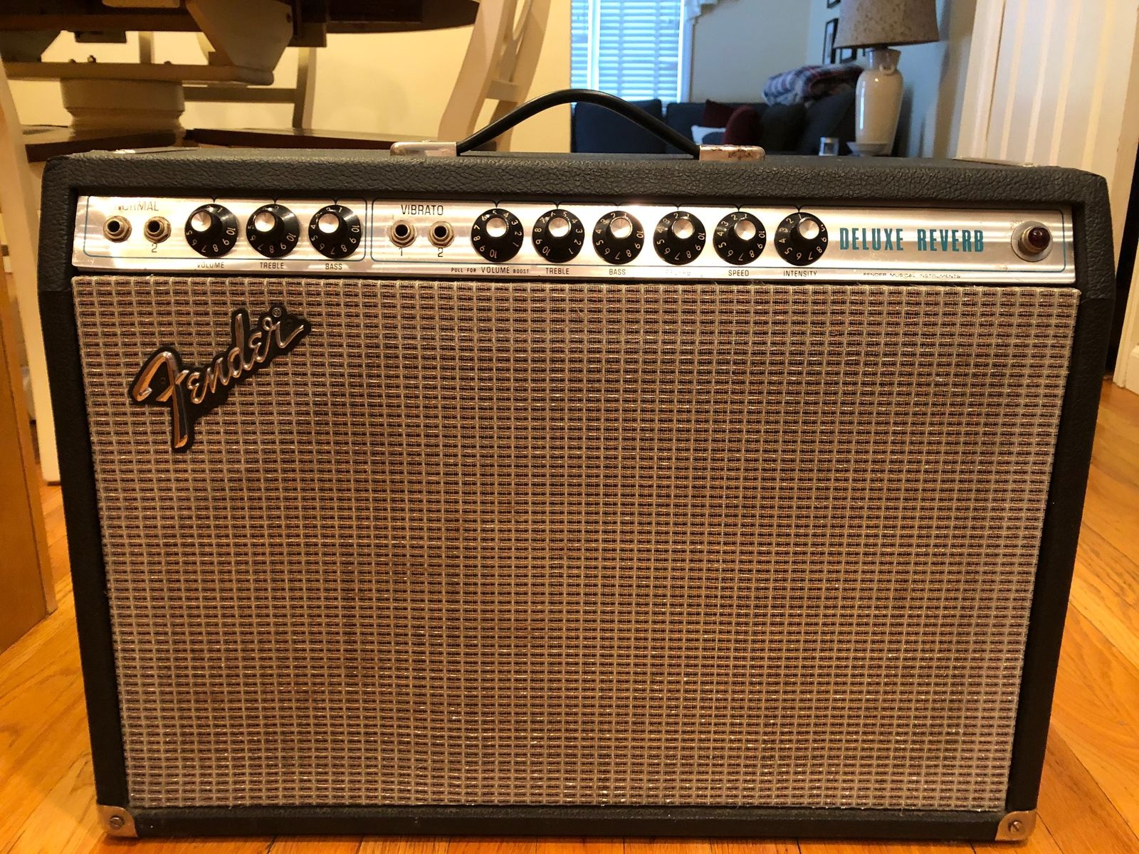 Fender Deluxe Reverb 2-Channel 22-Watt 1x12" Guitar Combo | Reverb