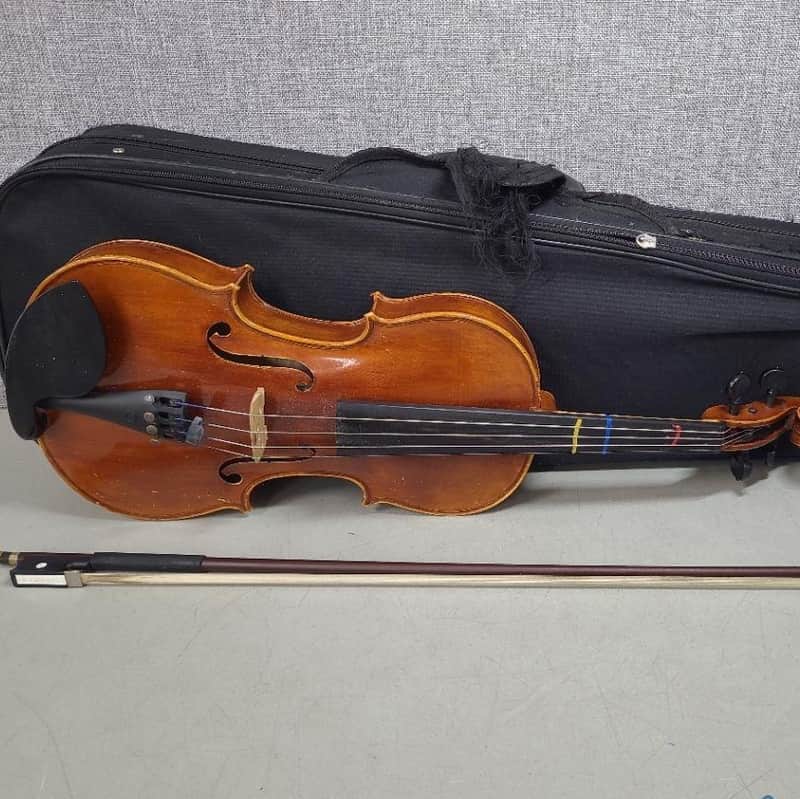 Otto 4/4 Violin with case and bow | Reverb