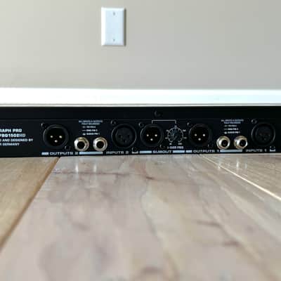Behringer Ultragraph Pro FBQ1502 15-Band Stereo EQ | Reverb