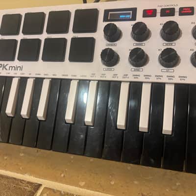 Akai MPK Mini MKIII 25-Key MIDI Controller 2020 - Present - | Reverb
