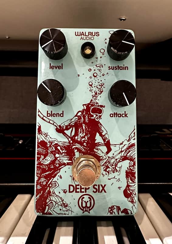 Walrus Audio Deep Six Compressor V1 2010 - Blue / Red Diver | Reverb