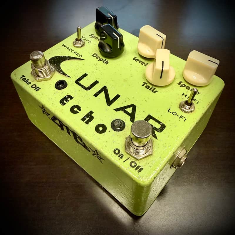 DMB Pedals Lunar Echo Analog Delay | Reverb