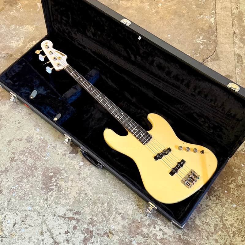 Moon Custom J-J165 Jazz Bass c 1980 white original vintage | Reverb