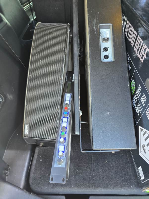 Eastern Acoustic Works UB42I 2000's | Reverb
