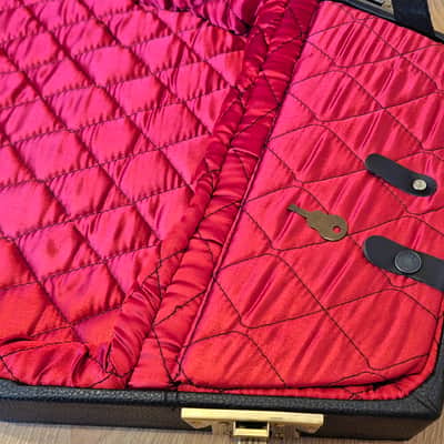 Warwick Deluxe Casket electric guitar case | Reverb