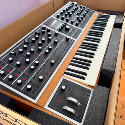 Moog One 16-Voice Polyphonic Analog Synthesizer – Immaculate, | Reverb