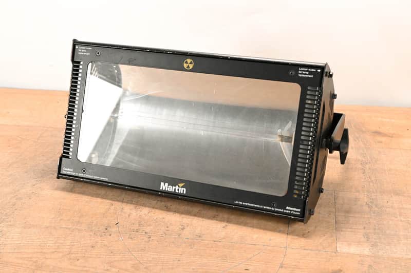 Martin Lighting Atomic 3000 DMX High-Power Xenon Strobe Light | Reverb