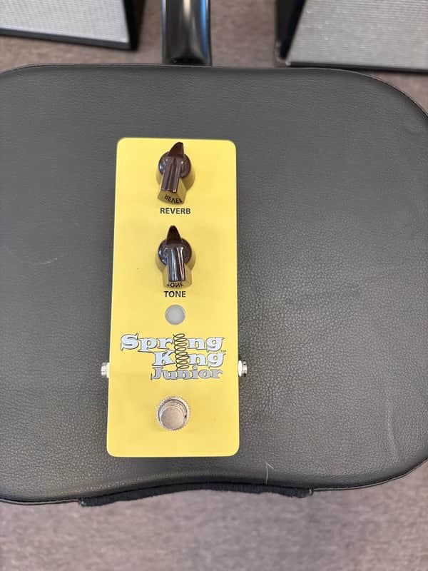 Danelectro Spring King Junior - Yellow 4271 | Reverb