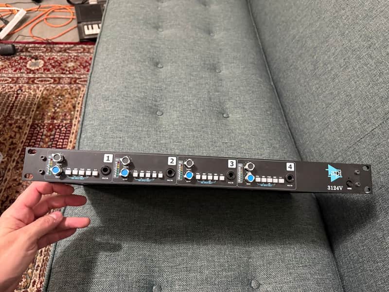 API 3124V 4-Channel Mic Preamp 2017 - Present - Black | Reverb