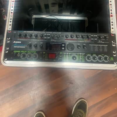 Alesis 3630 Dual-Channel Compressor / Limiter with Gate 1990s | Reverb