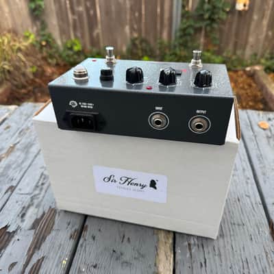 Tinsley Audio Sir Henry Vibe Univibe clone | Reverb