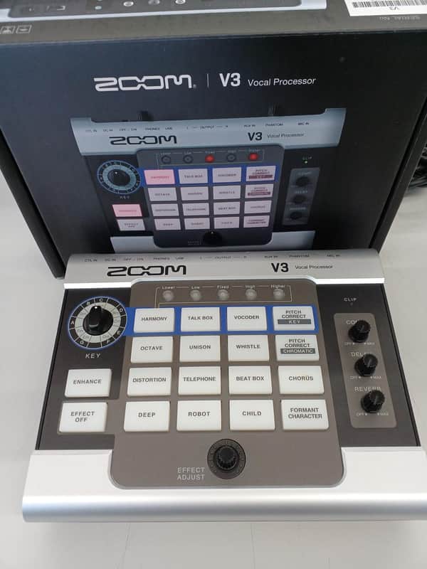 ZOOM V3 Vocal Processor Effects Unit Used | Reverb UK