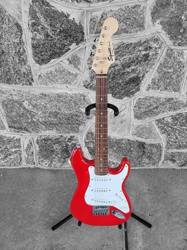 Squier Mini Strat, Torino Red | Reverb