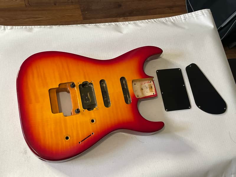 1989-91 Japan Charvel 375 Deluxe Cherry Sunburst | Reverb Australia