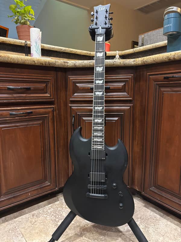ESP LTD Viper 400B 2023 - Matte black | Reverb