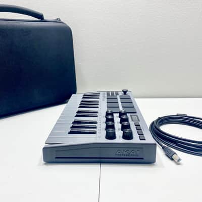 Akai MPK Mini MKIII 25-Key MIDI Controller w/Carry Case | Reverb