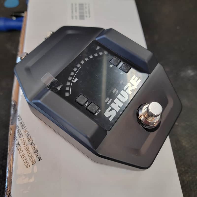 Shure Digital Wireless Dual Band Guitar Pedal Receiver Z3 | Reverb