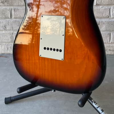 Tuttle Custom Classic S - 2-Tone Burst Nitro - HSS | Reverb