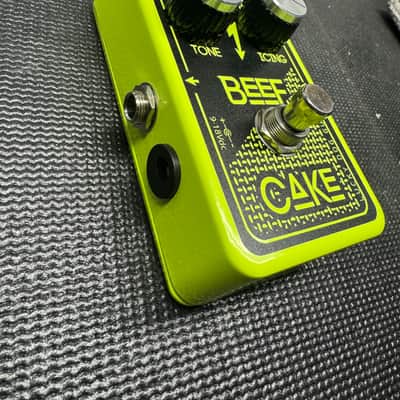 Lucky Dog Guitars Beef Cake 2024-25 - Neon Yellow | Reverb