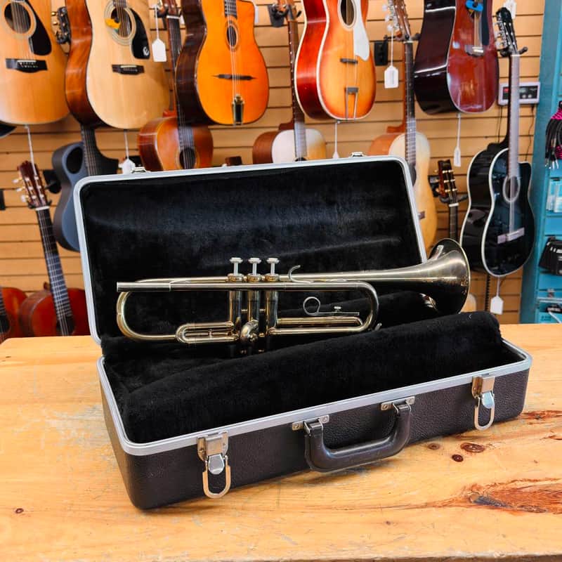 Selmer Bundy ML Student Trumpet w/Case | Reverb