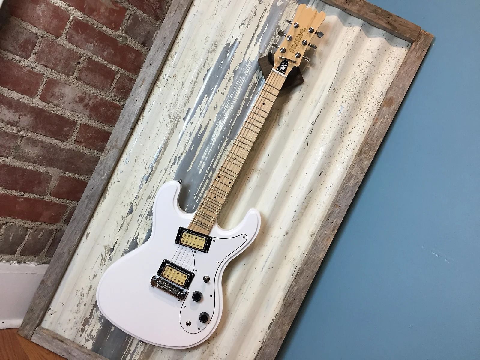 Eastwood Hi-Flyer Phase IV MT Microtonal | Reverb