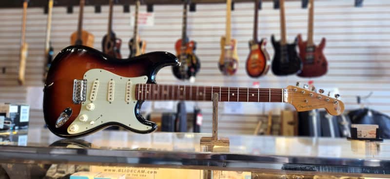 Fender MIM Vintera '60s Stratocaster with Pau Ferro Fretboard | Reverb