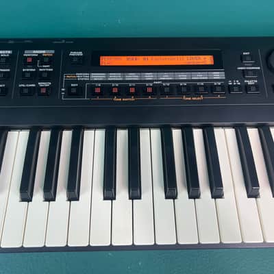 Roland XP-30 61-Key 64-Voice Expandable Synthesizer 1999 - | Reverb