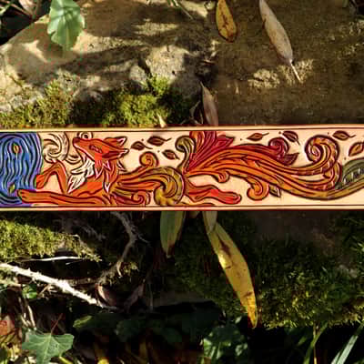 Sam's Straps A fox in autumn 2025 | Reverb Greece