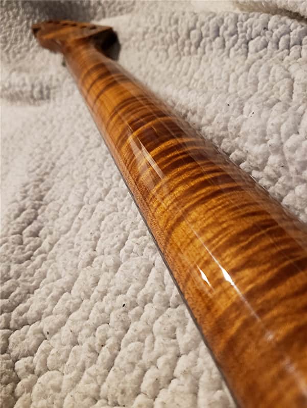 Bottom price on a USA made,Roasted 4A flame maple | Reverb Deutschland