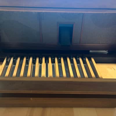 Conn Organ w/ Built-in Speakers, 25-Note Pedalboard and | Reverb