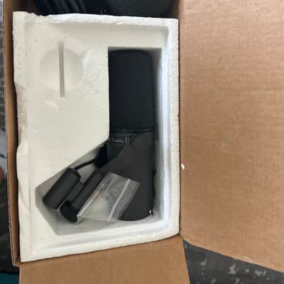 Shure SM7B Cardioid Dynamic Microphone 2001 - Present - Black | Reverb