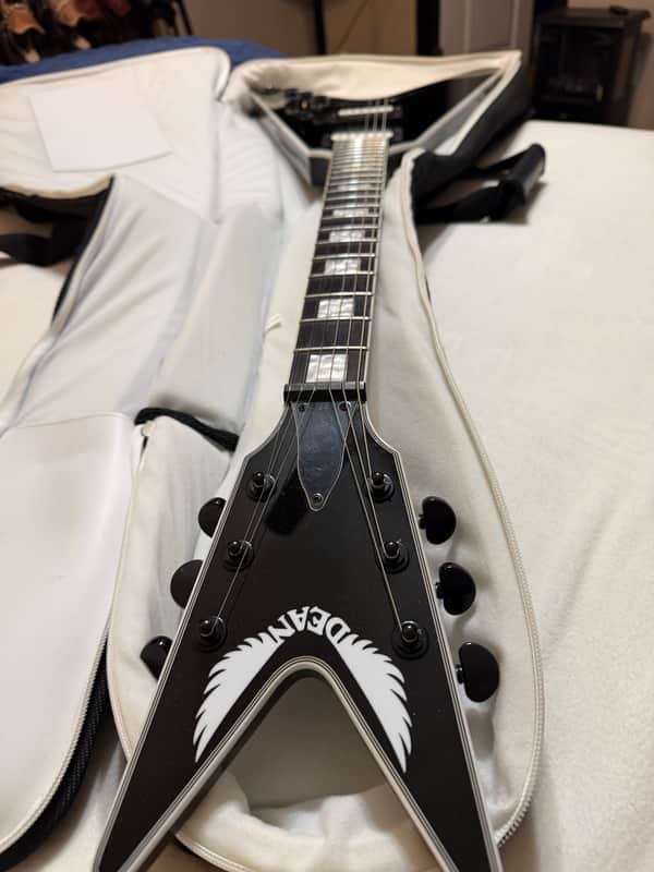 Dean Flying V 2020 - Black | Reverb