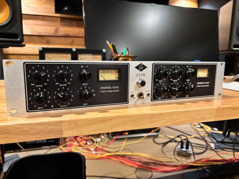 Universal Audio 2-1176 Stereo Limiter 2000s - Black / Silver | Reverb
