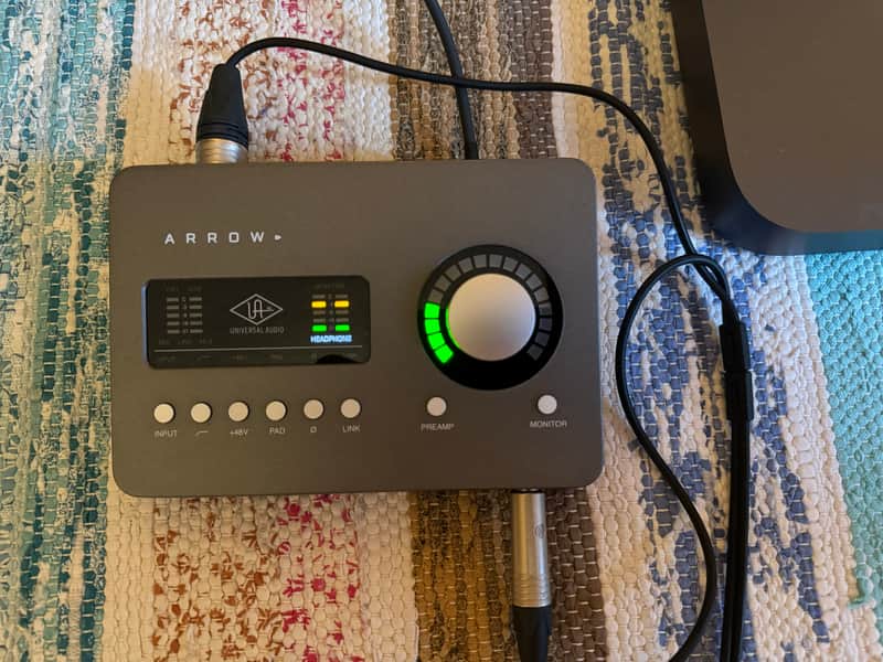 100% working Universal Audio Arrow w/ thunderbolt 3 cable 2x4 | Reverb